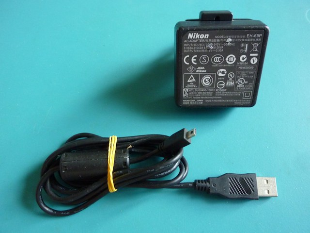 NIKON EH-69P punjač + USB kabl