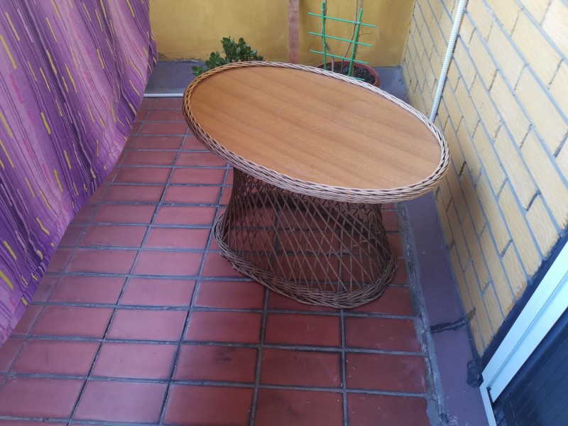 Pletene fotelje i sto