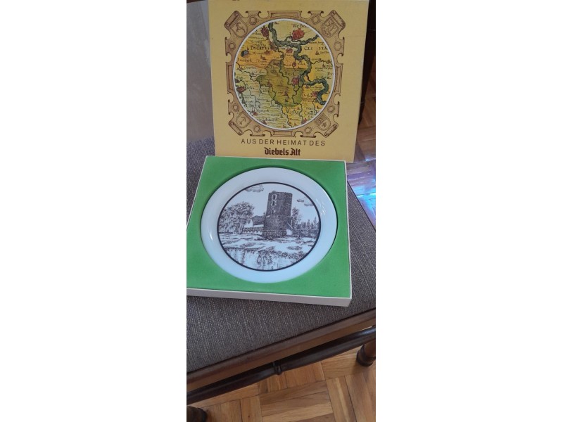 Ukrsni zidni keramicki tanjir nekoriscen precnik 19 cm
