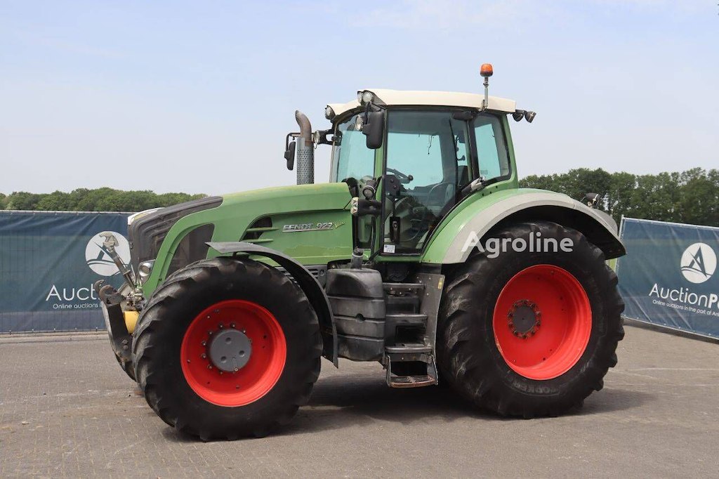 Prodaje se Fendt 927 Vario traktor točkaš na aukciji