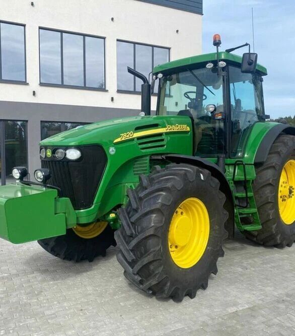 John Deere 7820 traktor točkaš