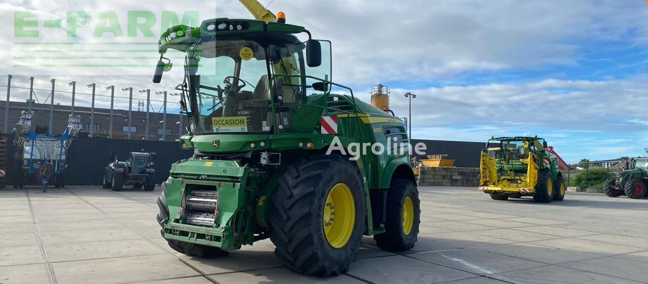 John Deere 8500 krmni kombajn