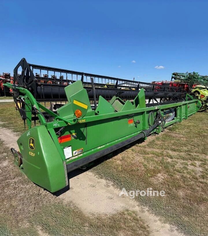 John Deere 635F HydraFlex adapter za žito