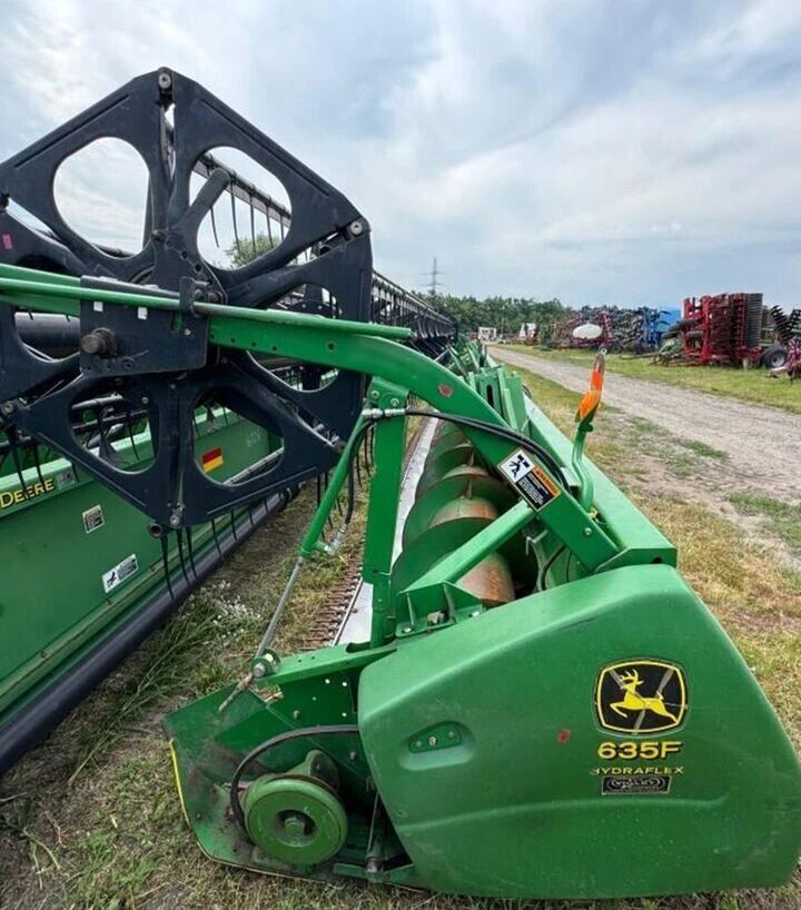 John Deere 635F HydraFlex adapter za žito