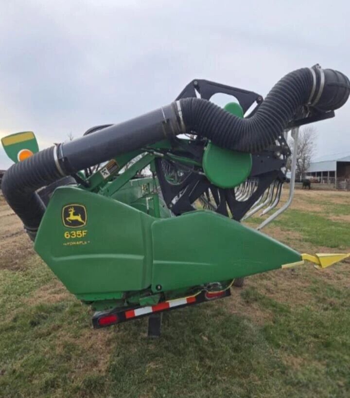John Deere 635F HydraFlex adapter za žito
