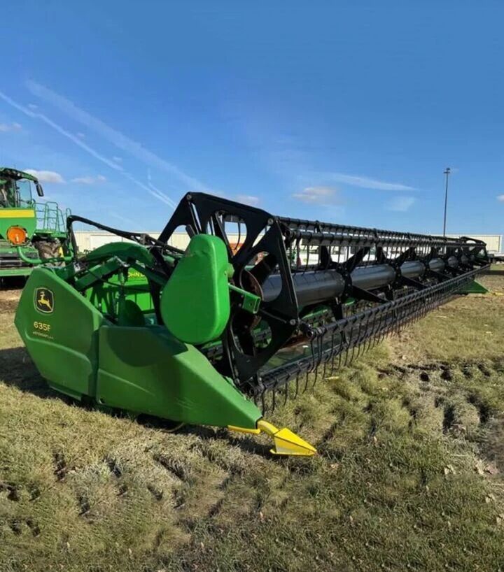 John Deere 635F HydraFlex adapter za žito