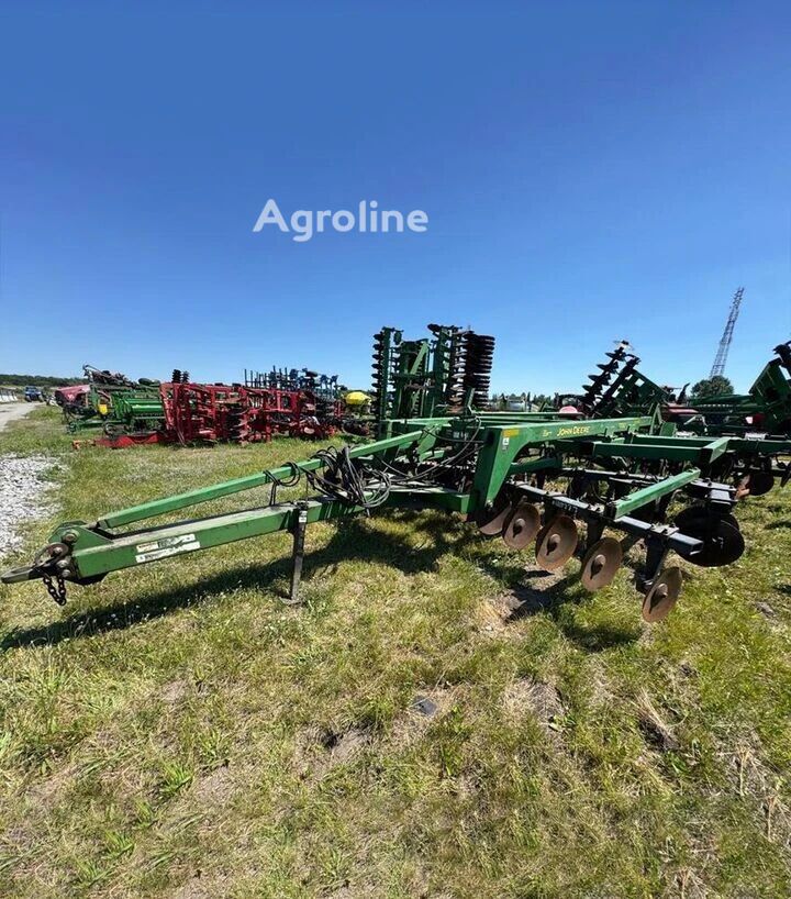 John Deere 2700 tanjirača
