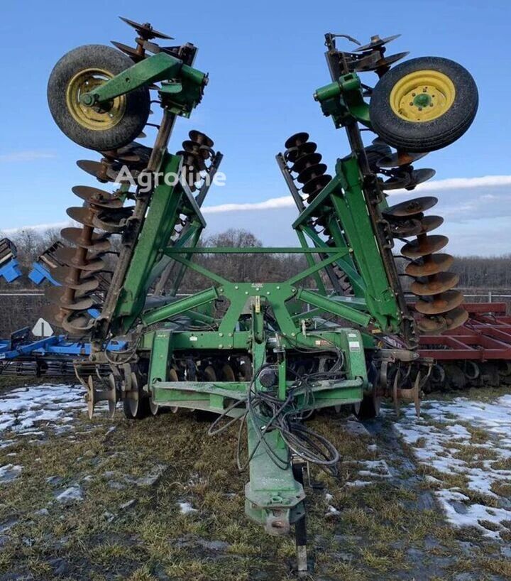 John Deere 2623VT tanjirača