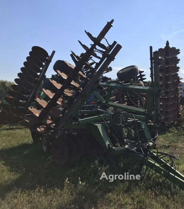 John Deere 630 tanjirača