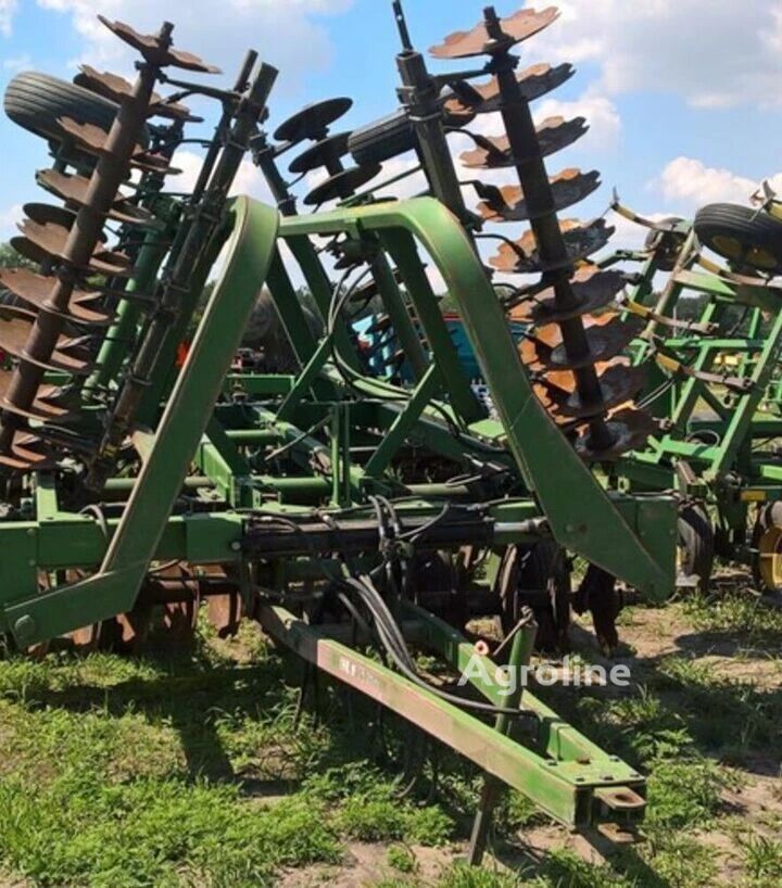 John Deere 230 tanjirača