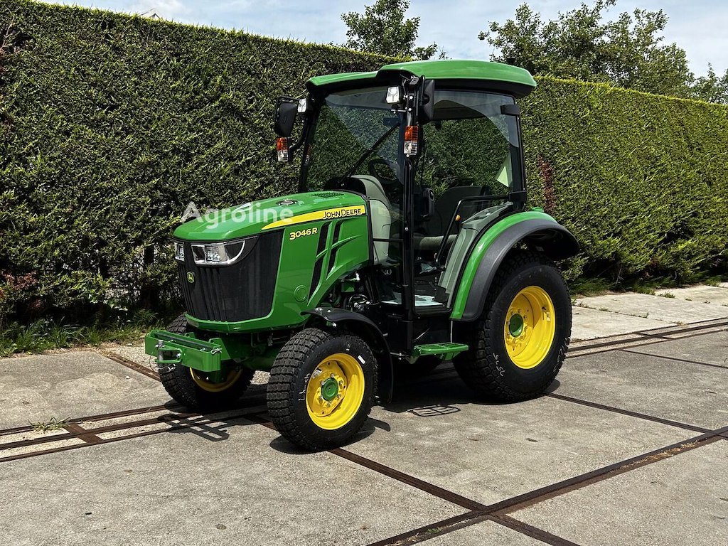 Novi John Deere 3046R mini traktor