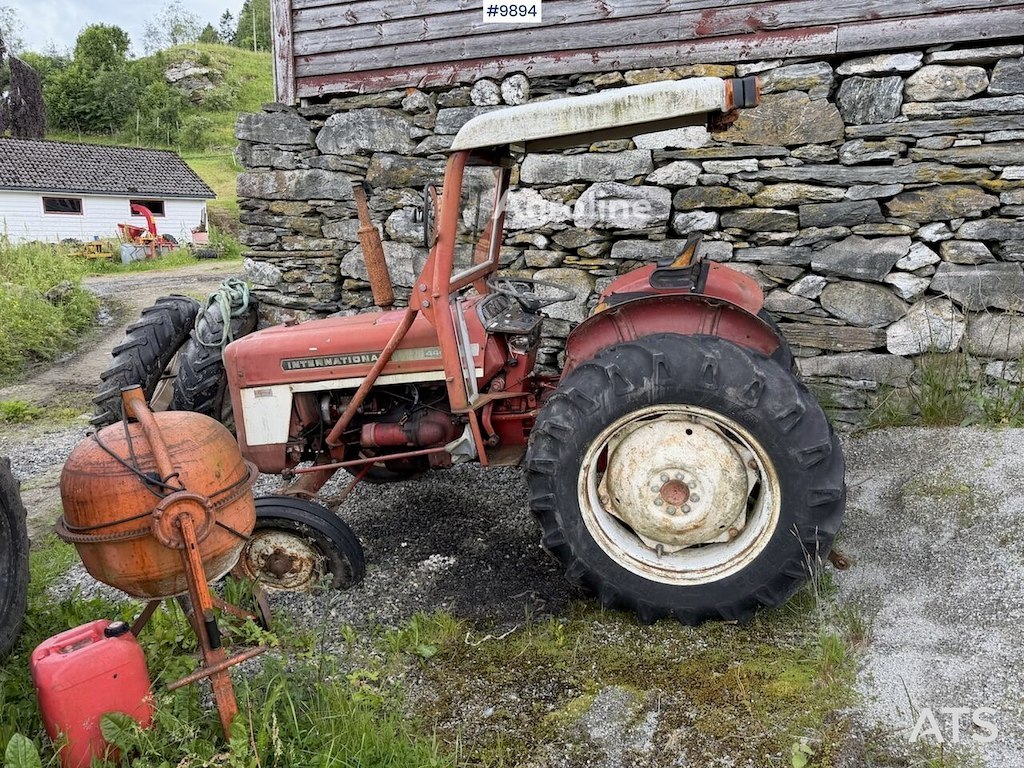 International 444 mini traktor