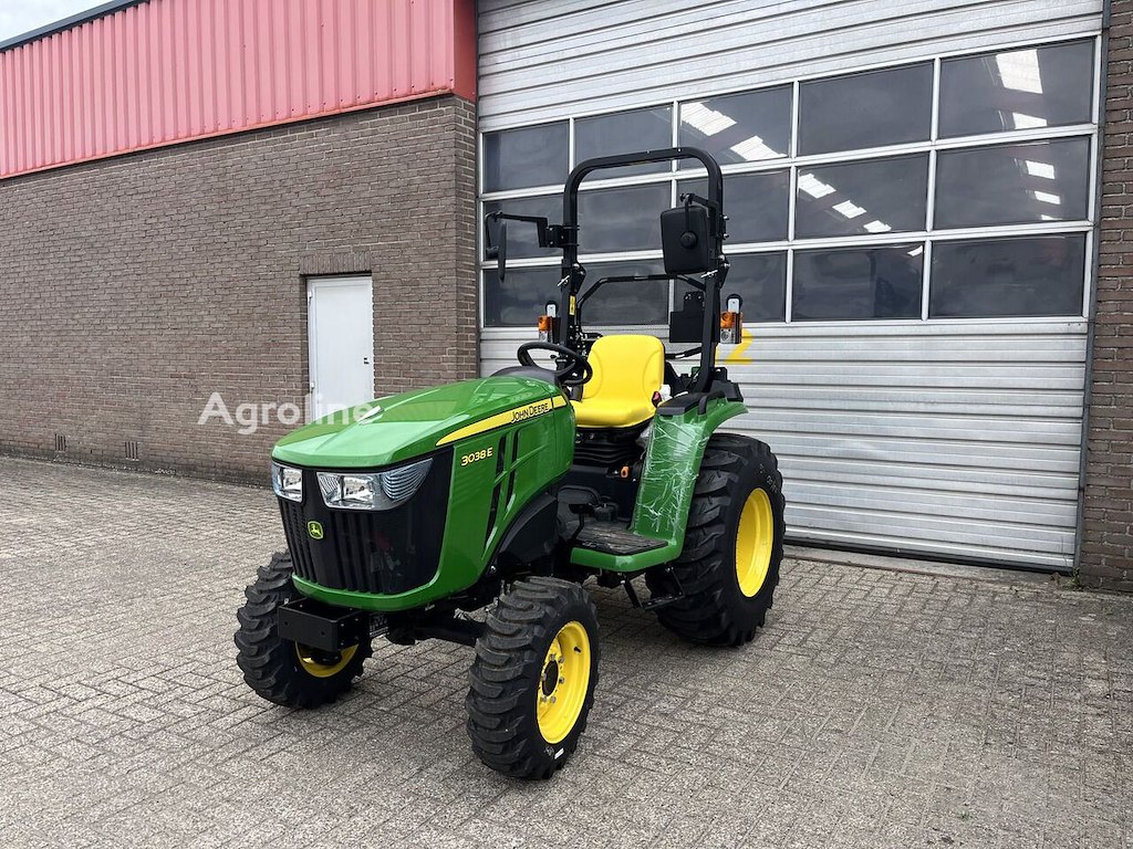 Novi John Deere 3038E mini traktor