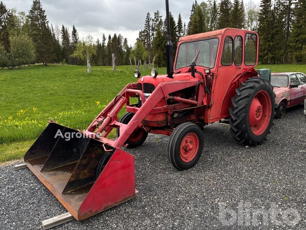 Prodaje se Nuffield 3 DL mini traktor na aukciji