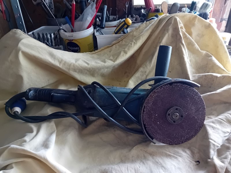 Profesionalni kineska brusilica 1500w,ispravna