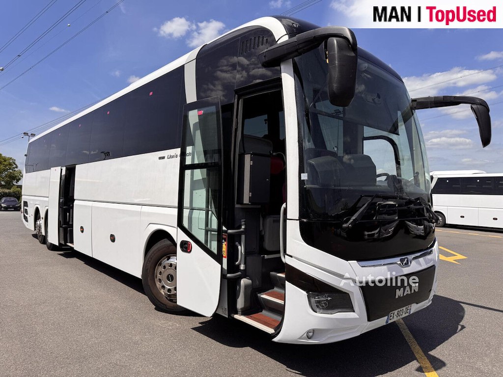 MAN MAN R08 13.90 63 pax turistički autobus