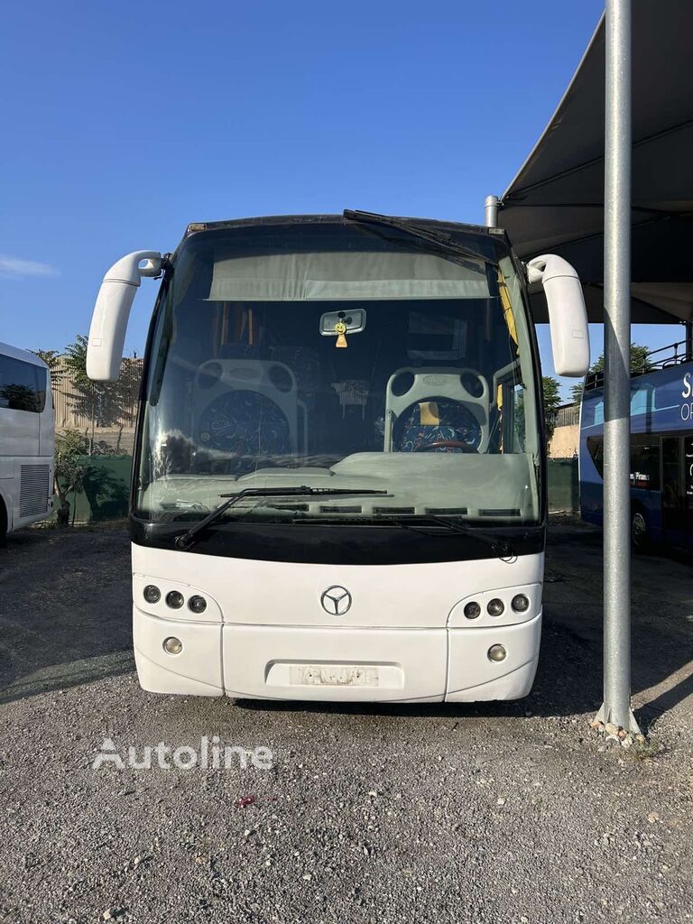 Mercedes-Benz 404 turistički autobus