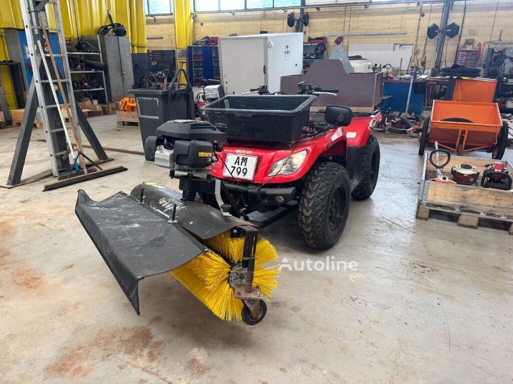Prodaje se ATV Arctic Cat 450cc med kost og Lehner 70L spreder četverocikl na aukciji