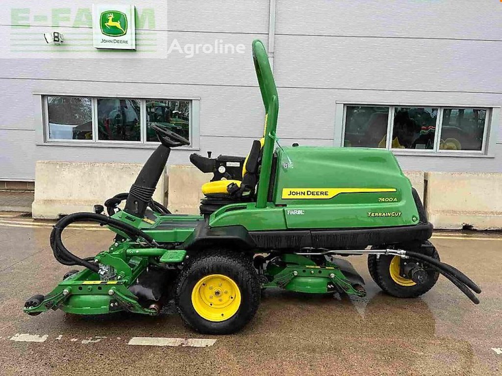 John Deere 7400a mower vučena prskalica
