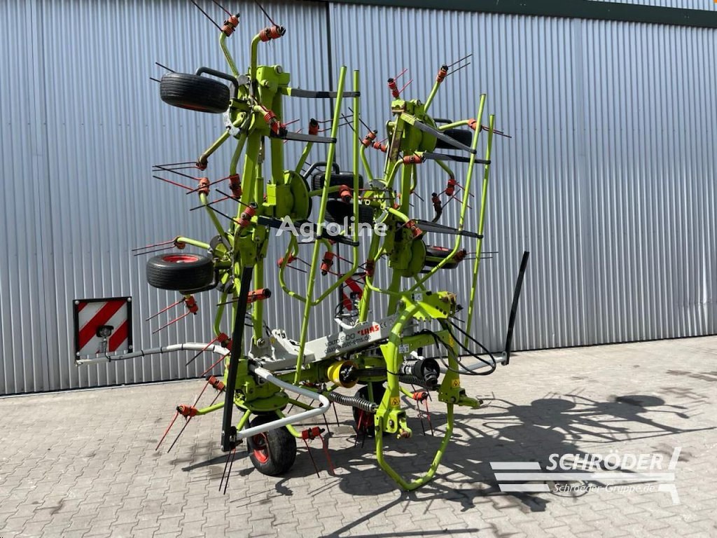 Claas VOLTO 900 prevrtač sena
