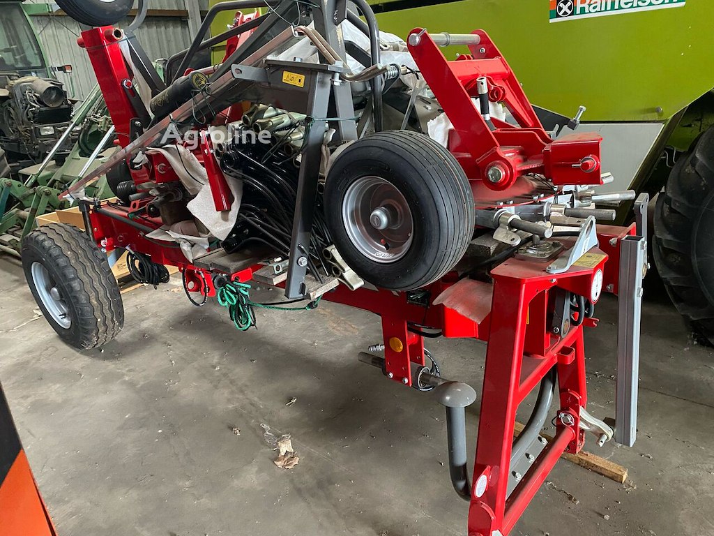 Novi Massey Ferguson RK 662 SD-TRC prevrtač sena