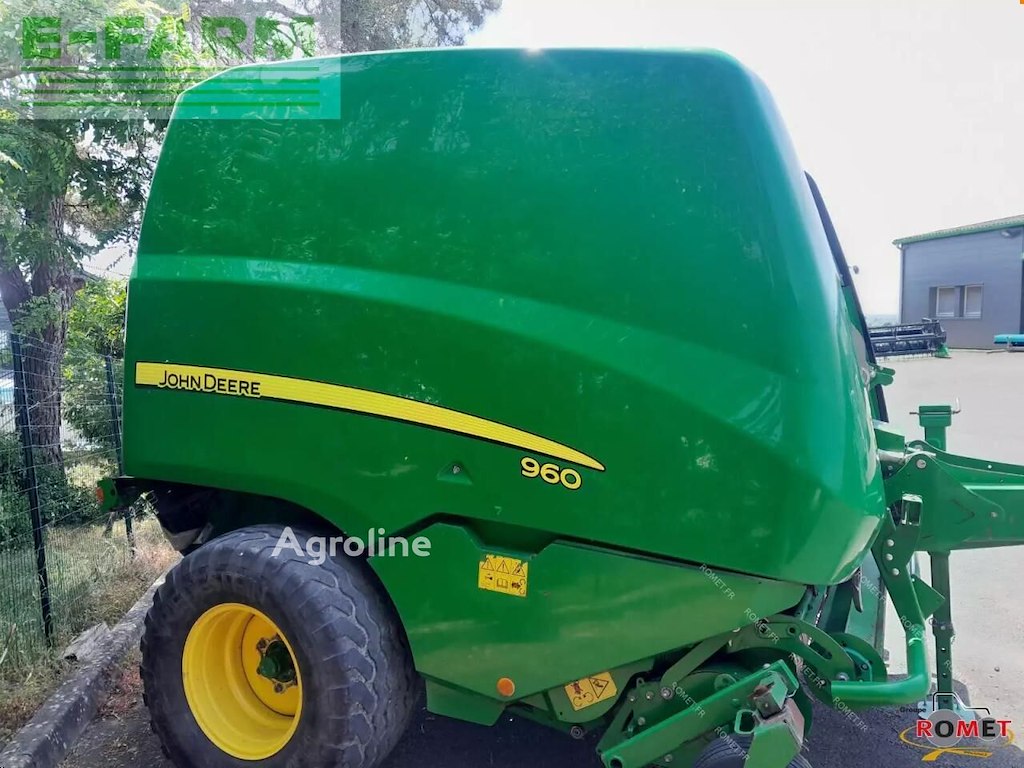 John Deere 960 isobus balirka za četvrtaste bale
