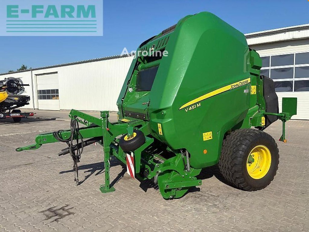 John Deere v 451 m balirka za četvrtaste bale