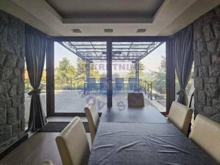 Samostalna porodična kuća 388 m², Liman II, Novi Sad