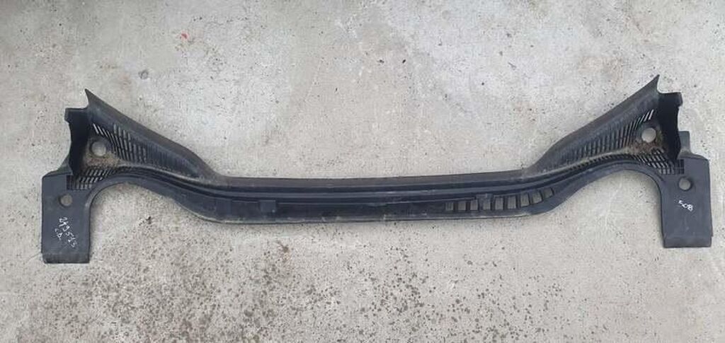 PLASTIKA PREDNJIH BRISACA ZA PEUGEOT 508 | Plastika ispod prednjih