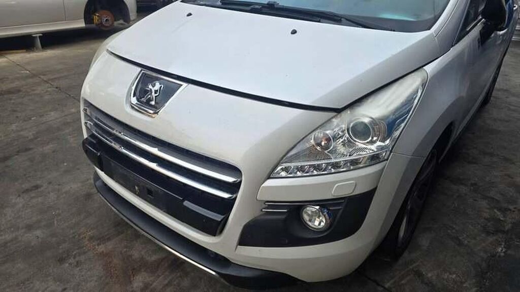PEUGEOT 3008 HIBRID - KOMPLETAN AUTO U DELOVIMA | Peugeot 3008