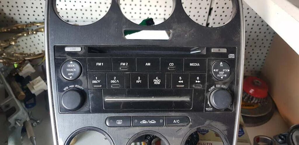 FABRICKI CD PLEJER ZA MAZDA 6 | Mazda 6 fabricki cd plejer 2006 2007