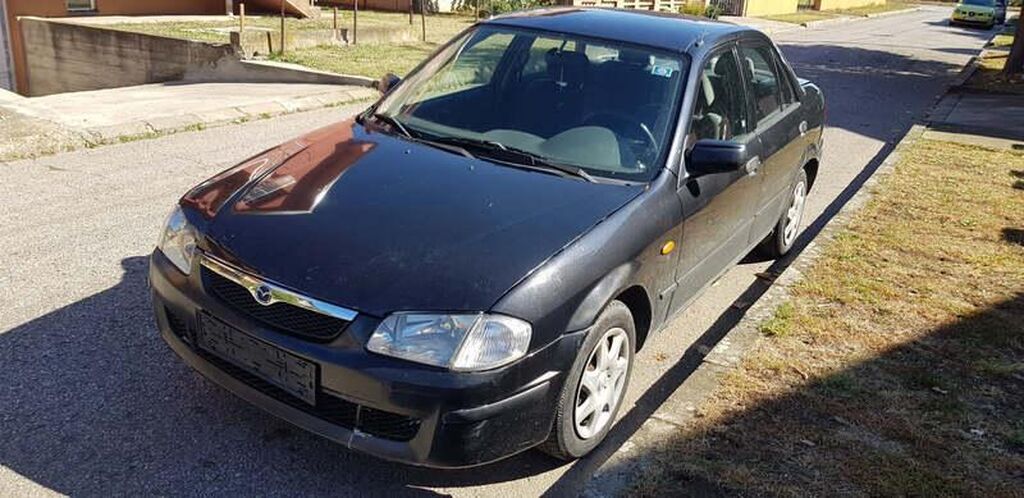 MAZDA 323 - KOMPLETAN AUTO U DELOVIMA | MAZDA 323 sedan polovni
