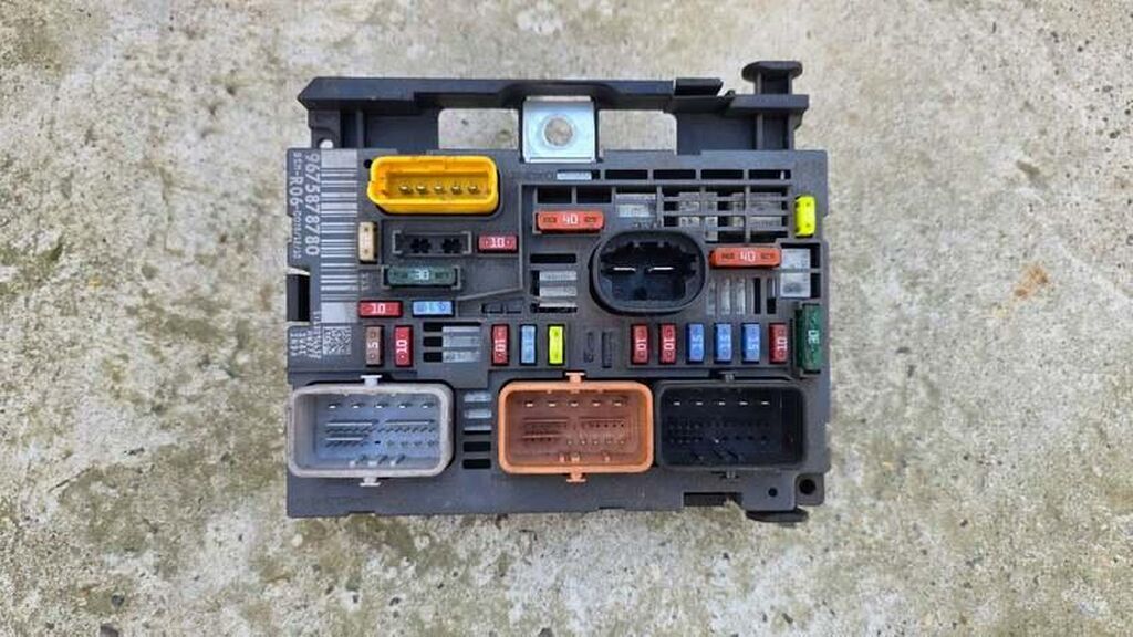 BSM R06 KUTIJA OSIGURACA ZA CITROEN C4, C4 GRAND PICASSO, C4 PICASSO