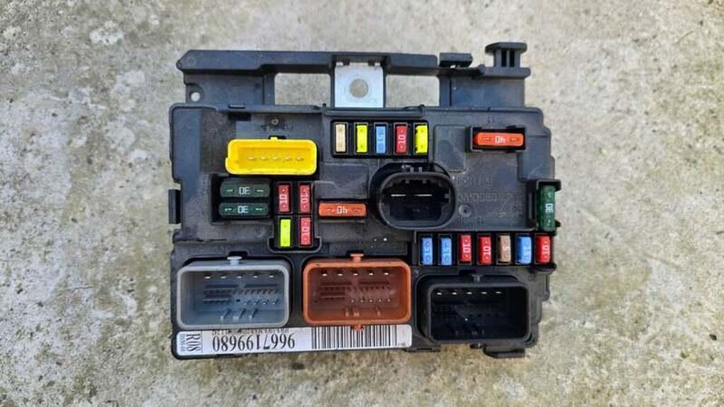 BSM R08 KUTIJA OSIGURACA ZA CITROEN C3, C3 PICASSO, C4 GRAND PICASSO