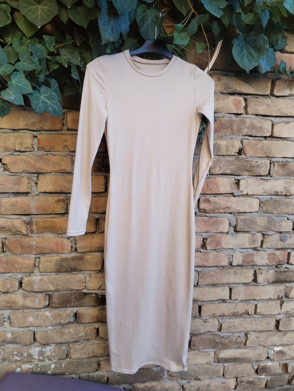 Haljina XS/S – lagana, puna elastina, kao nova - Model: uska