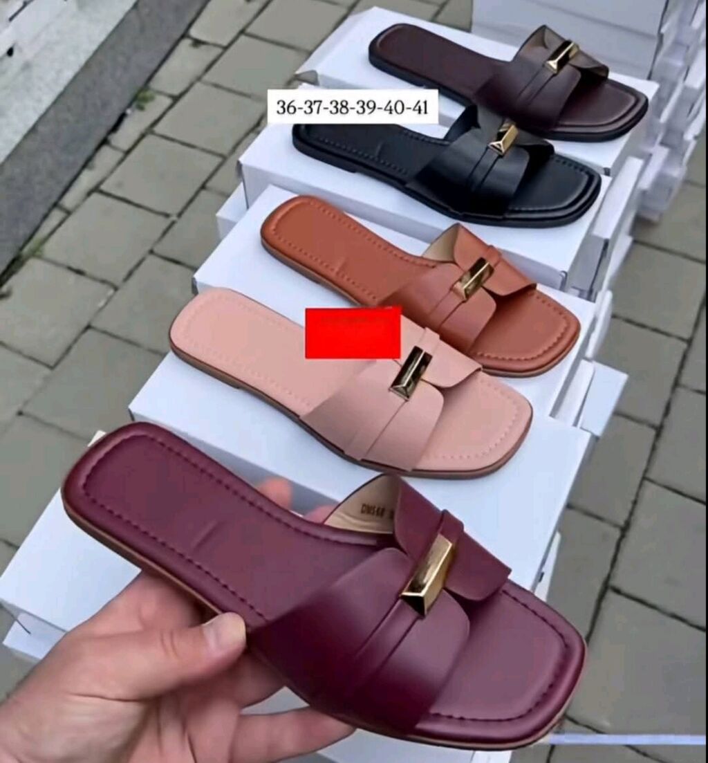    Elegantne ženske papuče – NOVO    Prelepe i udobne papuče sa modernim