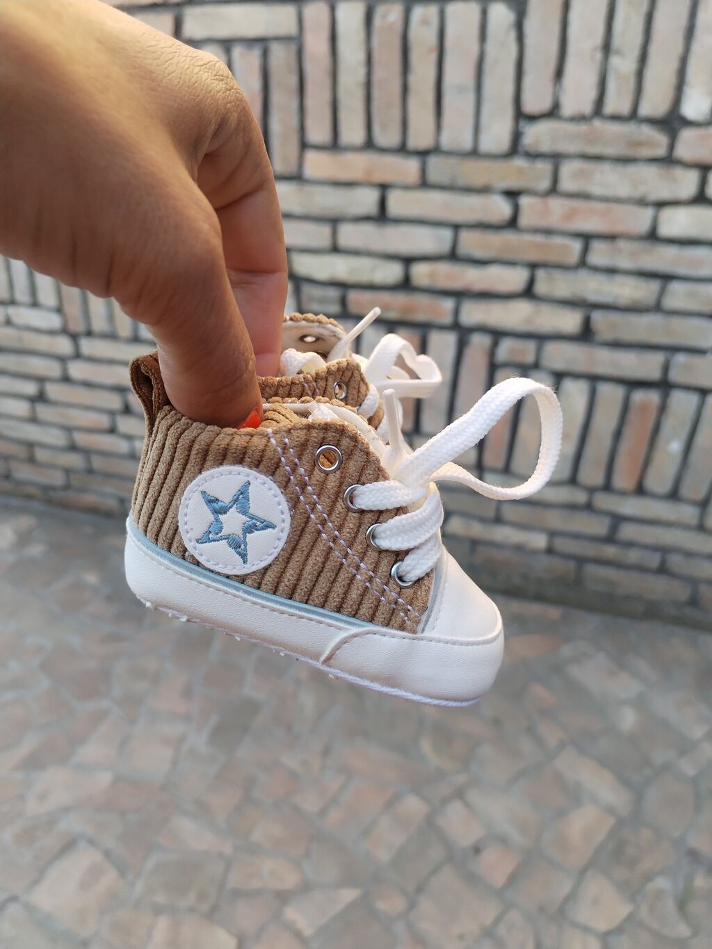 Bebi patike/cipele za prve mesece (0–3 m) – broj 15. - Model
