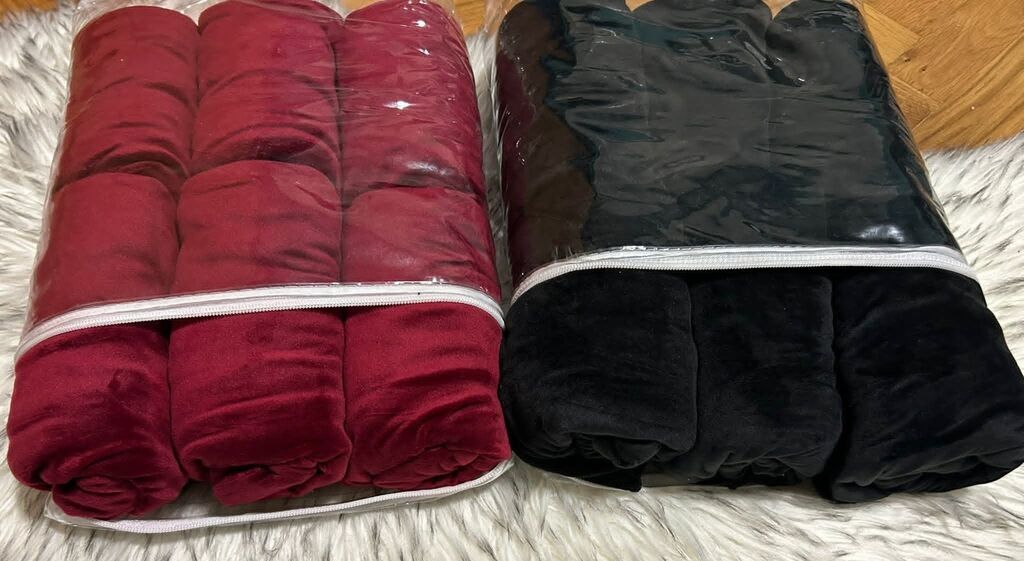   Navlake za stolice     Paket sadrži 6 komada   Materijal-pliš   Cena-2900
