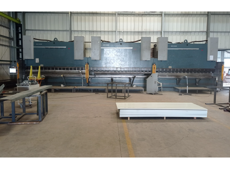 Durma AD-S 40400 12-metarski CNC presa-presavijač za lim, nosivost 1.200 tona