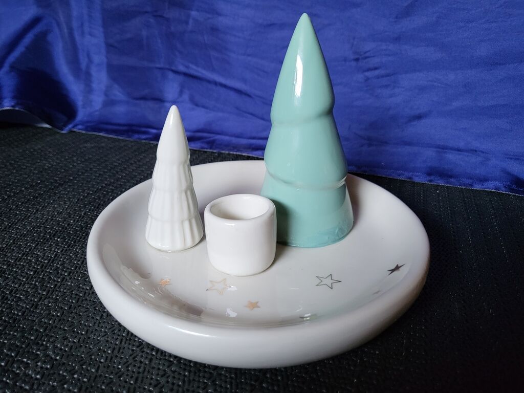 Svecnjak nov,vintaz pun porcelan. Porcelanski svecnjak,rucno