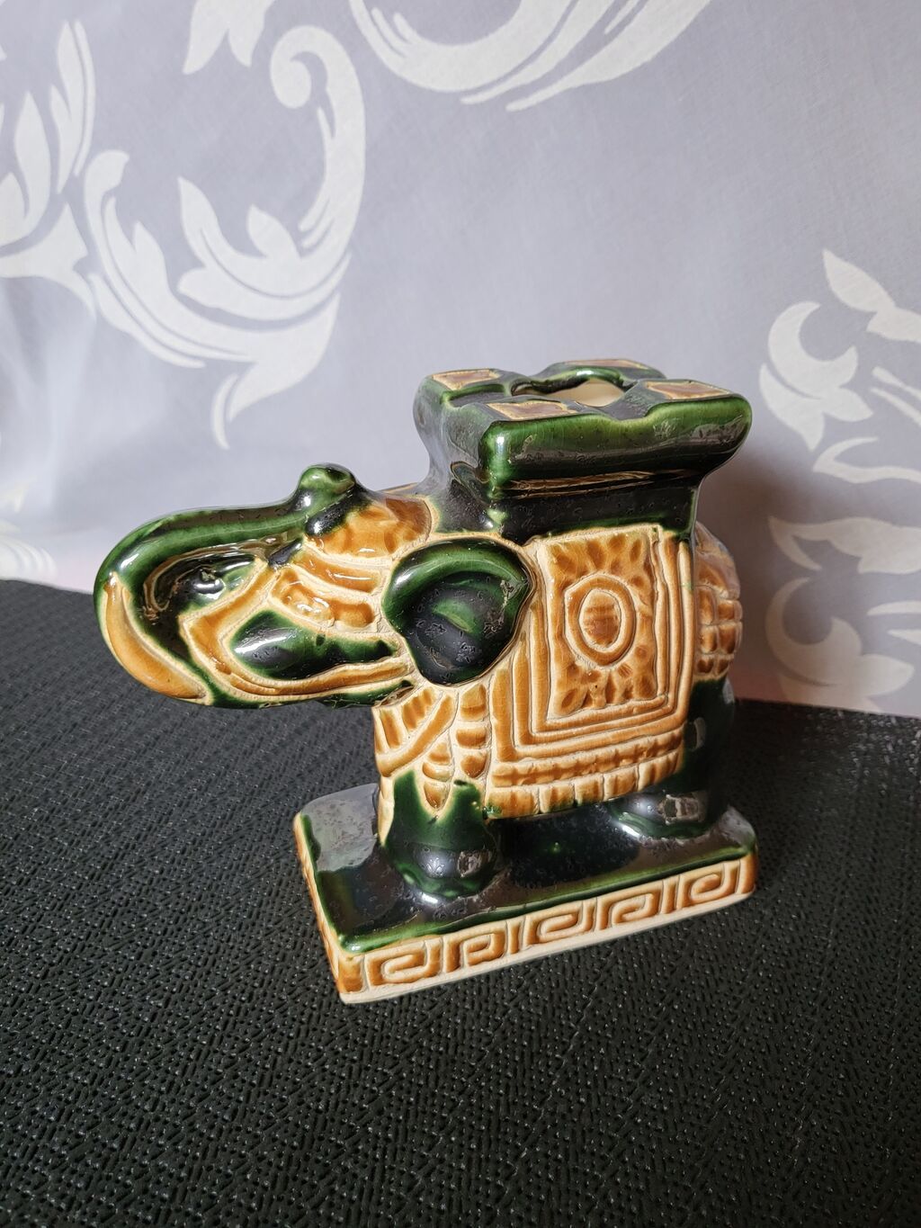Figura,svecnjak nova slona,rucno oslikan 70te. Figura nova,sve na