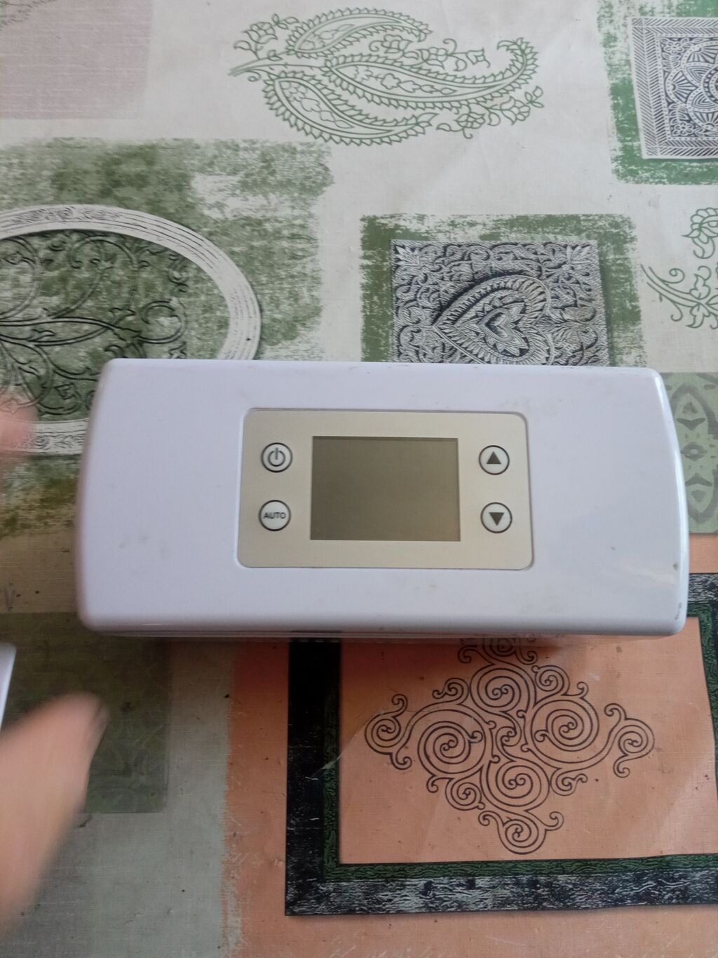 Prenosni mini frižider/inkubator sa digitalnim termostatom i baterijom