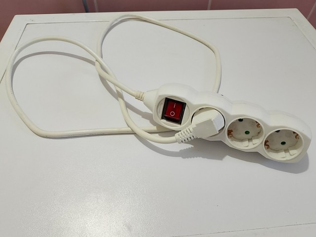 Produžni kabel 1,5m