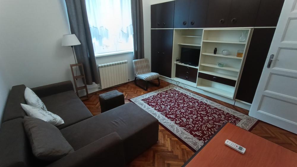 Kneza Stracimira, Dvosoban stan za izdavanje, 45m2, 600€