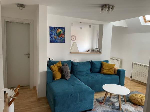 Cara Dušana, Trosoban stan za izdavanje, 60m2, 500€