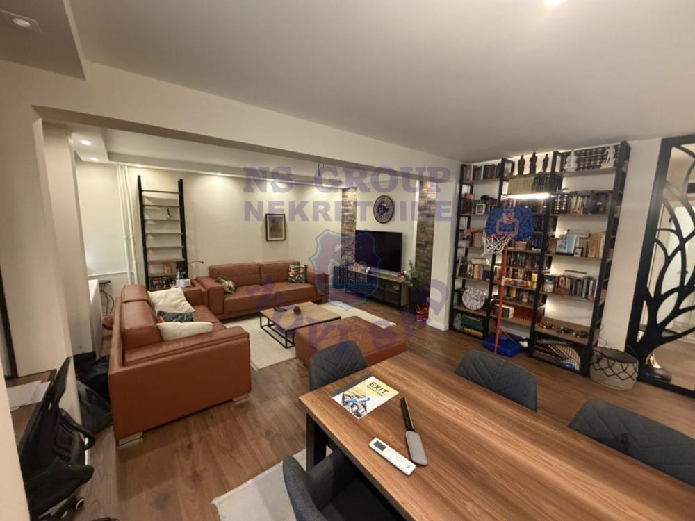 Trosoban stan na prodaju, 82m2, 266.000€