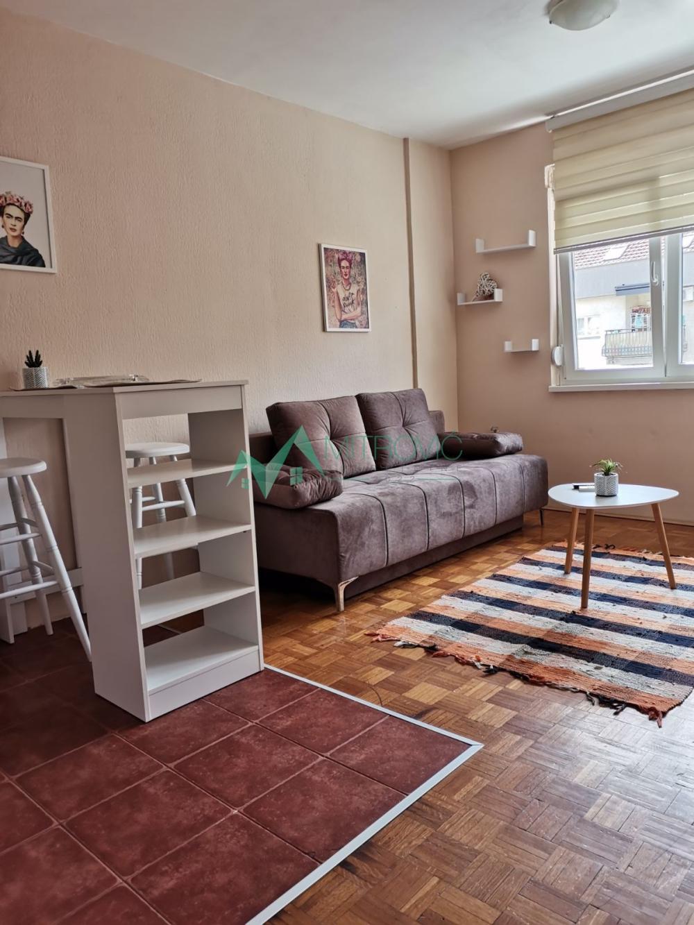 Stan za izdavanje, 22m2, 300€