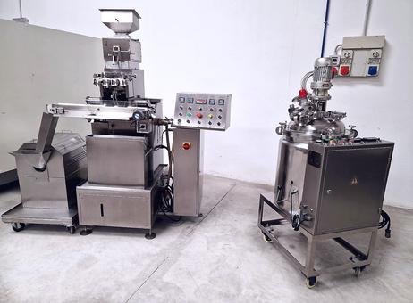 ZHEJIANG MOD. RG0.8-110A - Машина за затварање меког гела капсула, коришћена