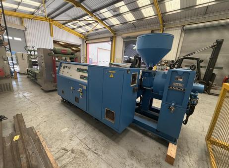 Linija za ekstruziju Amut 900mm wide Amut Welex sheet extrusion line