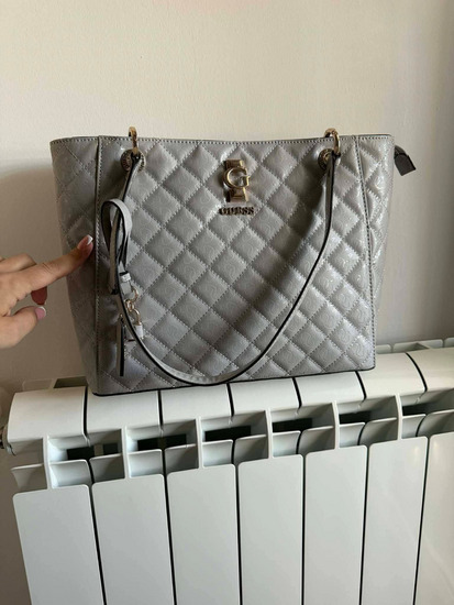 Guess novo